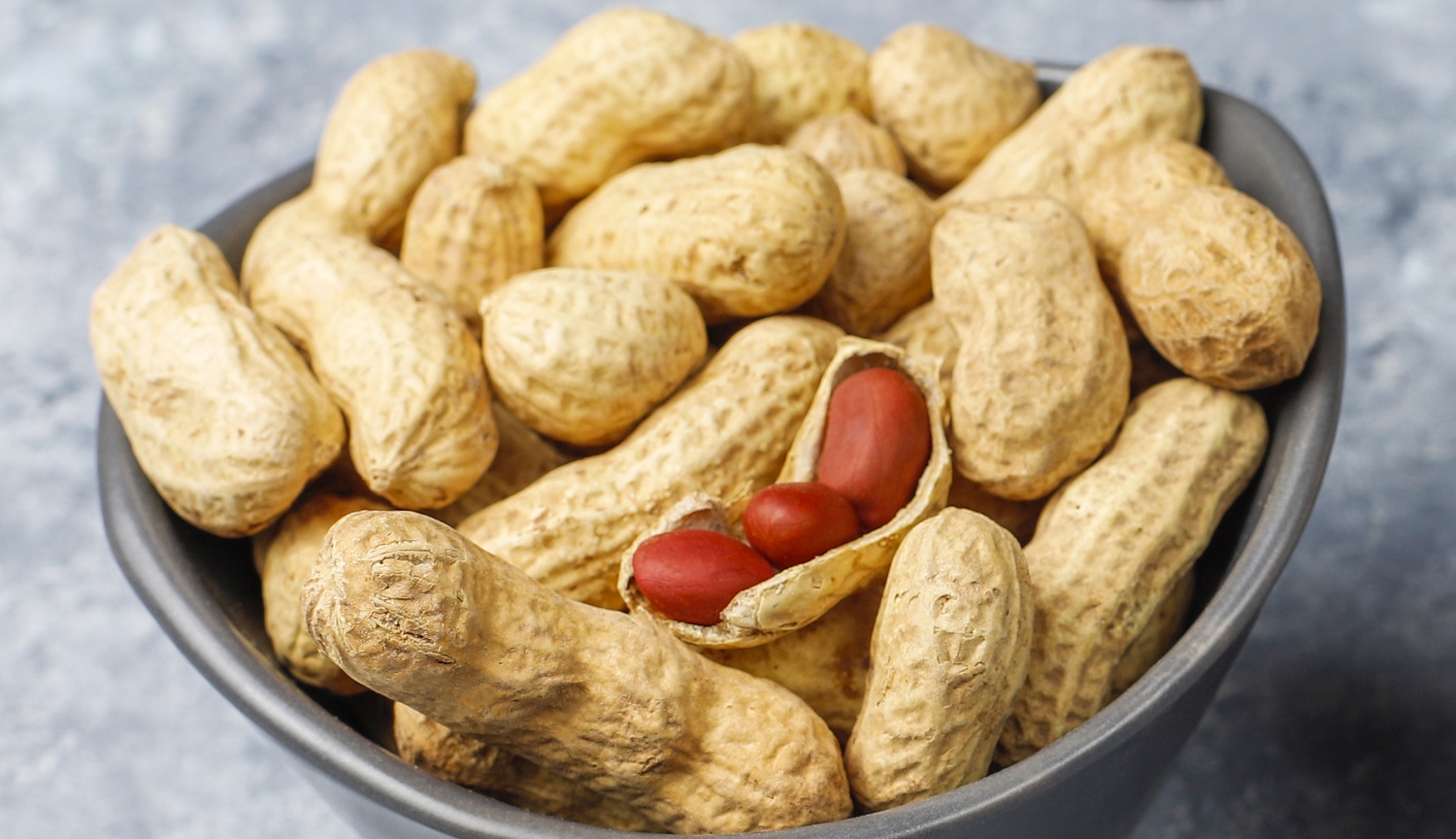 روزانہ مُٹھی بھر مونگ پھلی کھانے سے آپ کے جسم میں کیا حیران کن تبدیلی ...