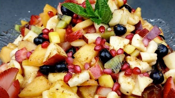 Creamy Fruit Chaat Recipe in Urdu | Thick Creamy Fruit Chat